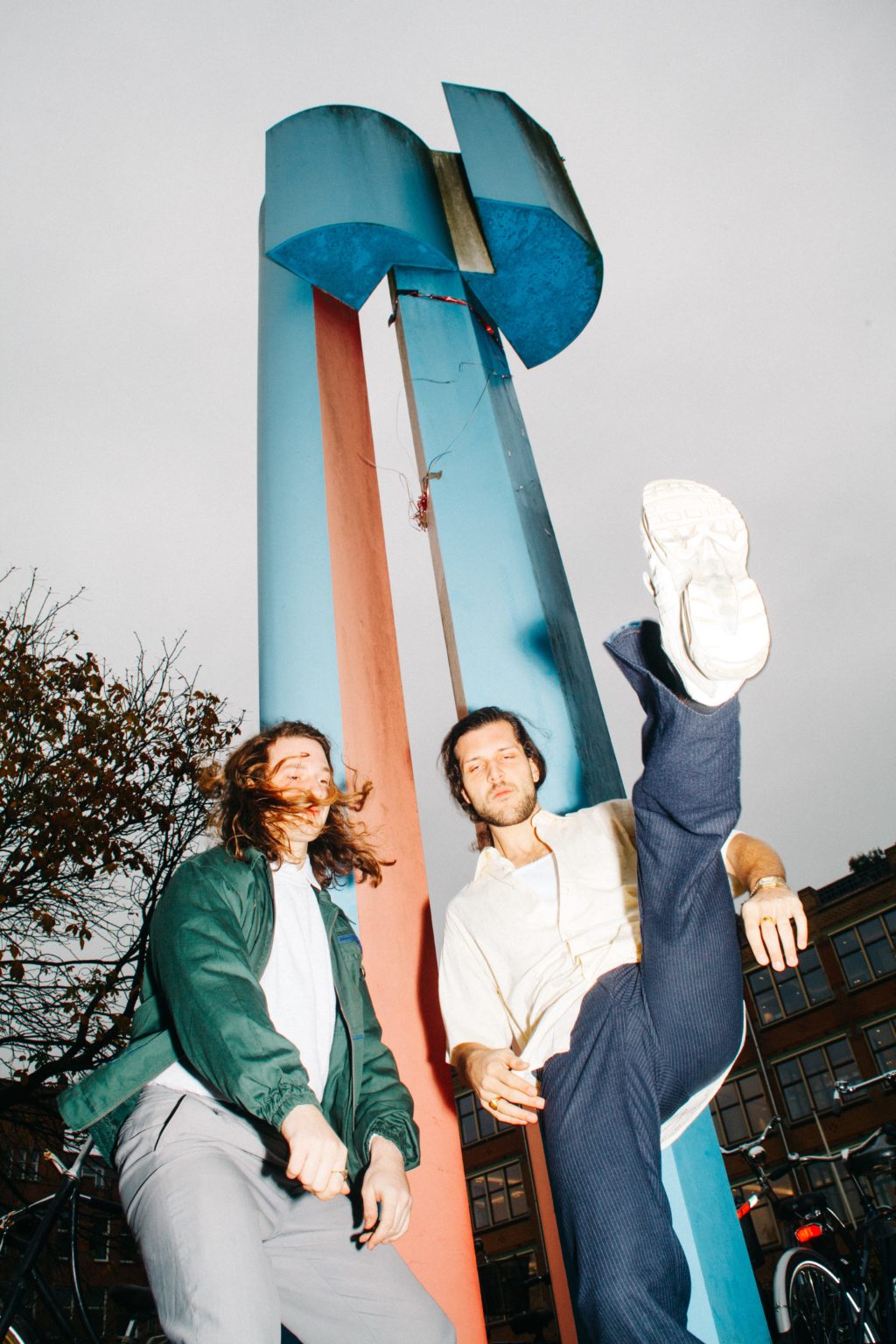 Feng Suave im Interview: »It’s probably indie, it’s definitely pop, but ...